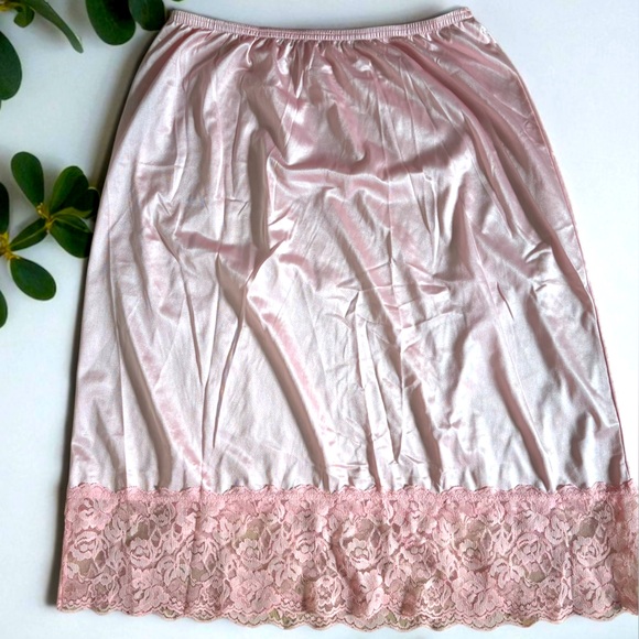 vassarette | Skirts | Vintage Vassarette Lingerie Pink Lace Half Slip ...